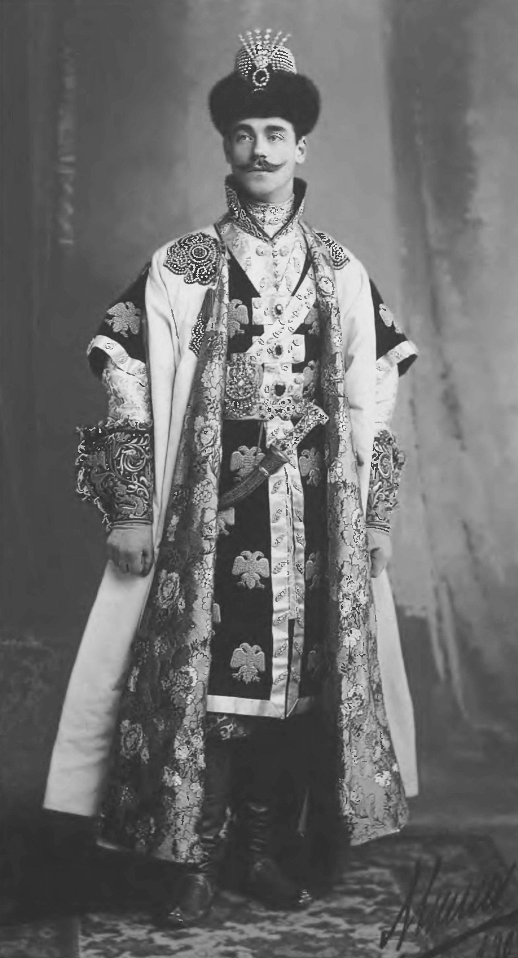 Living to dance, dancing to live: the Russian ball, a cultural phenomenon